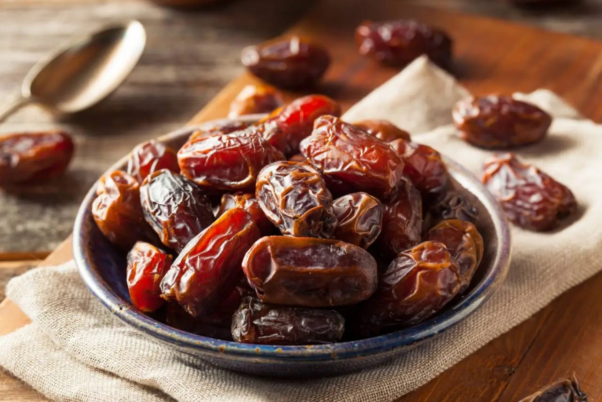 how many dates iftar
